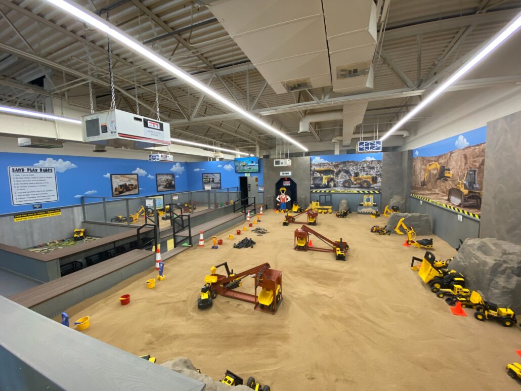 Sand Play – Kids Dig