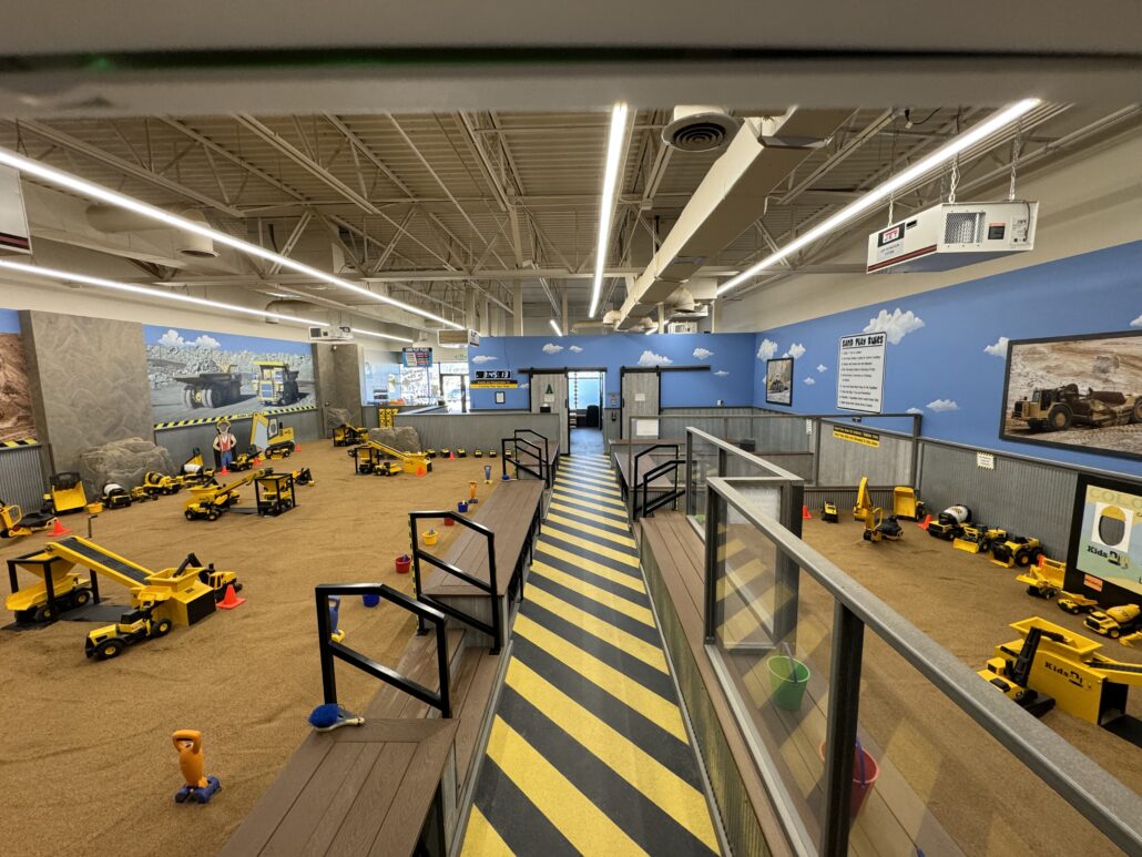 Sand Play – Kids Dig